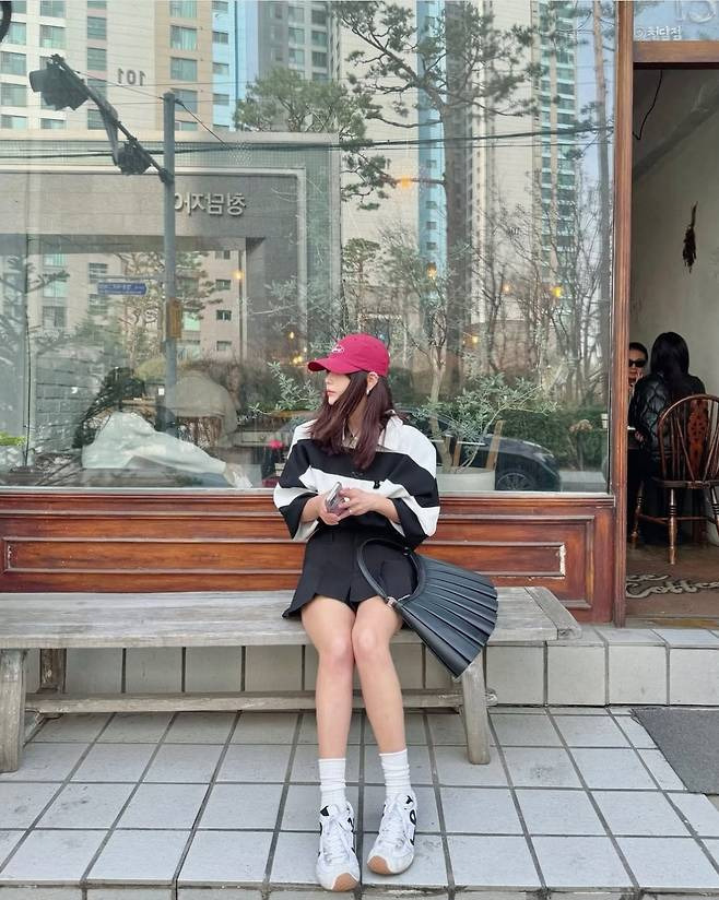 단역 배우였는데 Sns에선 주연급” 반전 매력 여배우 트릭아웃핏 데일리룩 대본은 내운명