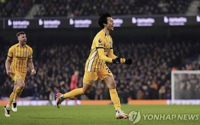 '日 축구의 낭만' 미토마, 1135억 거절한 이유→'돈이 목적인 축구에 관심 없다' 브라이턴과 UCL 노린다