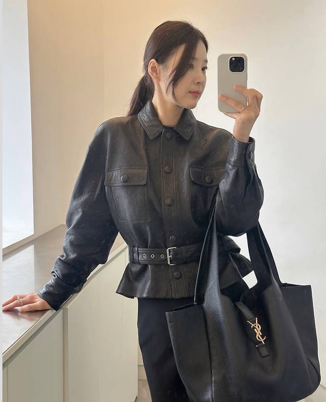 ‘교회 오빠랑 결혼 11년 만에 엄마 된 40대 여배우 블랙 시크룩 대본은 내운명