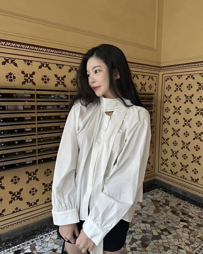 몸무게에 예민했던 여가수 11kg 감량 후 ‘마네킹 비율 터진 쇼츠룩 대본은 내운명