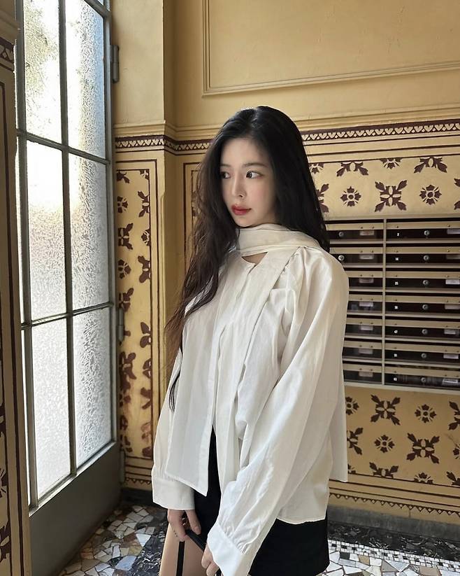 몸무게에 예민했던 여가수 11kg 감량 후 ‘마네킹 비율 터진 쇼츠룩 대본은 내운명