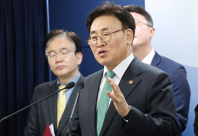 과기정통부, SKT 해킹 코드 6000개 기업에 공유… 각 부처 비상 점검 요청