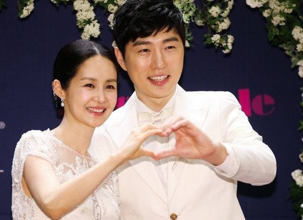 혼인신고 후 5년 만에 결혼식 올렸는데 21살 2살 딸 공개한 탑연예인 부부 스포엔 뉴세이