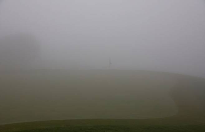 '최경주 2연패 도전' KPGA SK텔레콤오픈, 기상 악화로 1R 순연