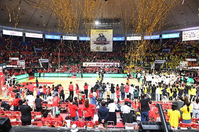[KBL FINAL] 세이커스의 트윈스의 승패, FINAL 7차전까지도 엇갈렸다