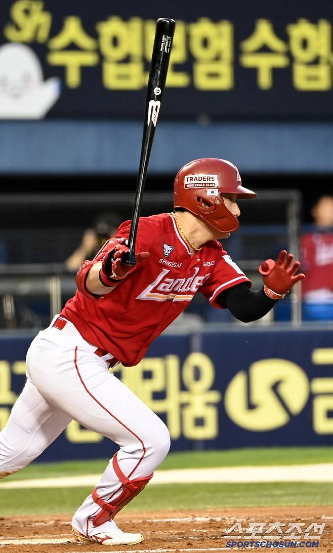 '3강 맹추격' 투타 압도 SSG 4연승 질주, 두산 상대 4전 전승…4연속 위닝 확보[잠실 리뷰]