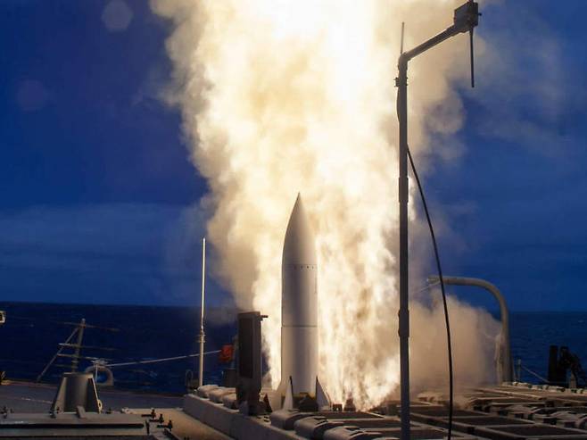 북한의 SLBM 10분만에 요격! 한국 정조대왕급 구축함의 SM-6 미사일! | 군사돋보기