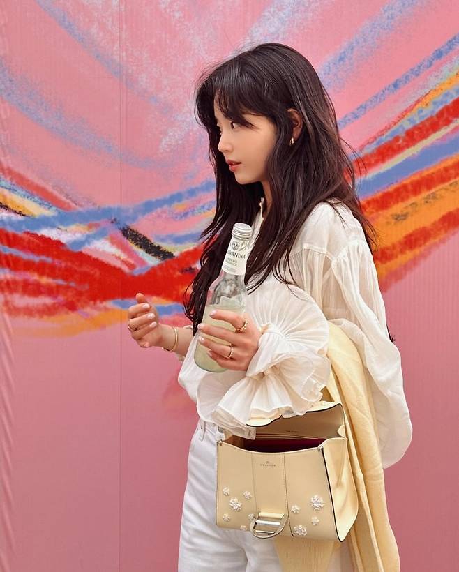 연기보다 Sns가 인생 바꿨다 단역 출신 여배우 화이트 데일리룩 대본은 내운명