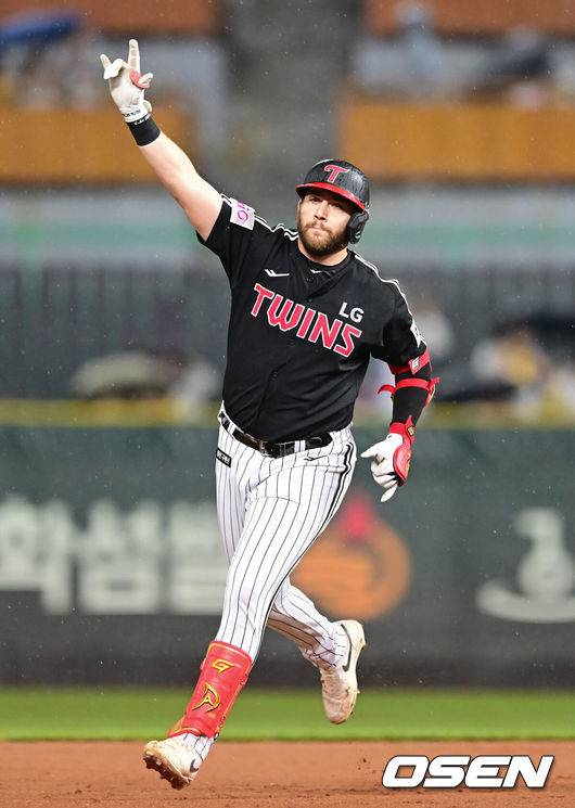 ‘홈런-홈런-홈런-홈런’ 홈런 2위 복덩이 외인, 왜 “홈런왕은 흥미있는 타이틀 아니다” 했을까