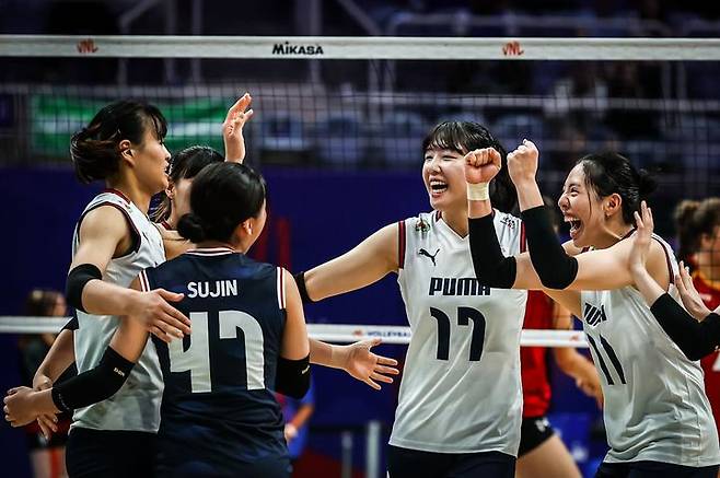 '블로킹 1-18 열세' 한국 여자배구, VNL 첫 경기서 독일에 완패