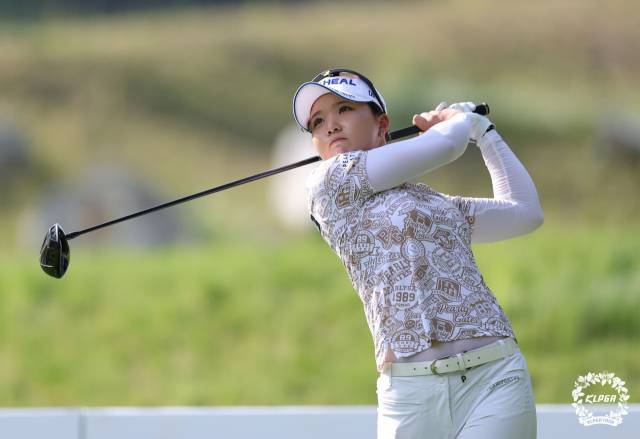 10개 대회서 ‘톱10 딱 2회’ 너무 조용한 ‘2025 KLPGA 루키’들···이번엔 다를까 ‘신인 4명 1R 톱10’