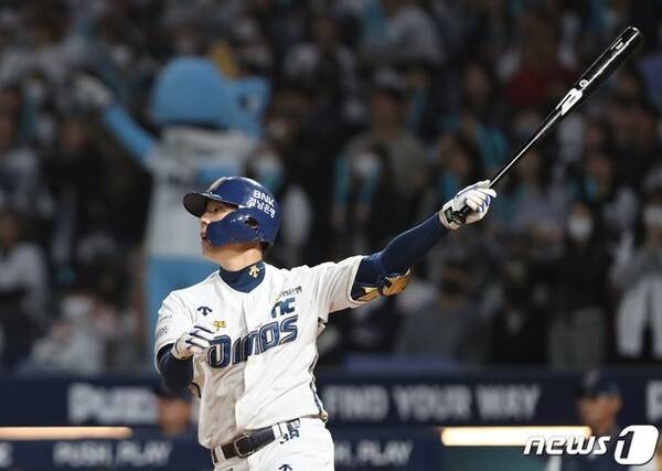 [오피셜] '78홈런 거포 중견수' NC 창단 멤버 김성욱, SSG 향한다...4R 지명권+현금 5000만원 트레이드