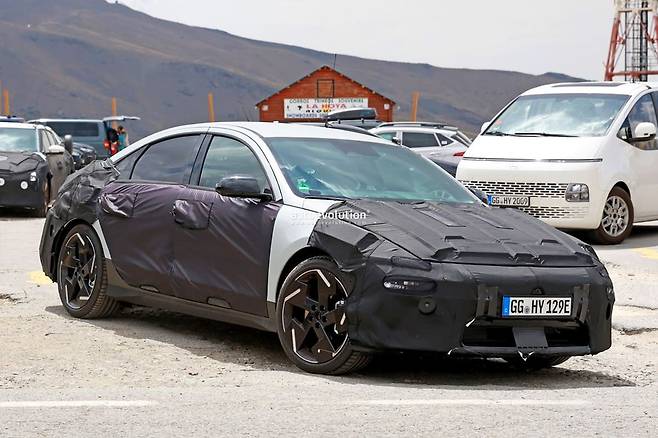 “이게 진짜 전기 세단?”… 아이오닉 6, 신형 디자인 디테일 공개 | EV-Hotissue