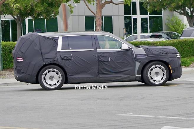 제네시스 GV90 포착, 거대한 풀사이즈 SUV..내년 출시 | 탑라이더