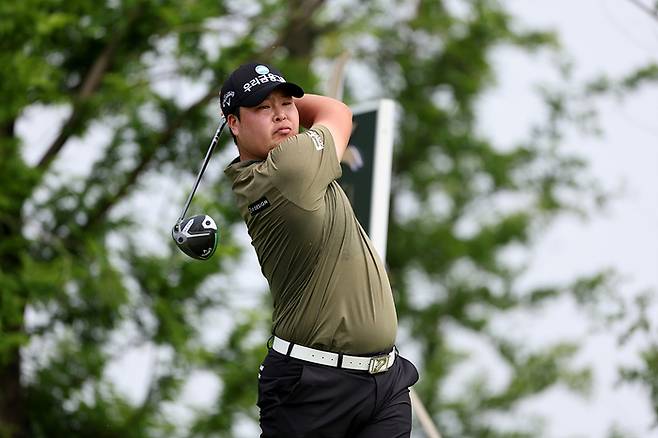 ‘인급동’ 능가한 황중곤, KPGA 군산CC오픈 2R서 하루 만에 89계단 껑충 “순급등 비결은…”[SS 스타]