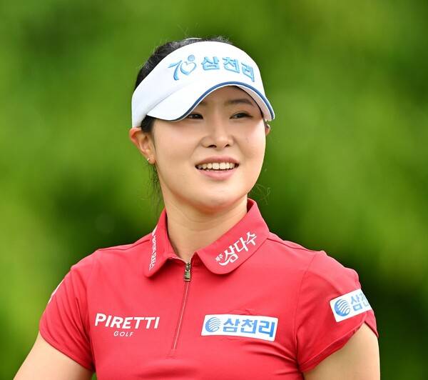 '라이프 베스트' 고지우, 우승에 성큼…"2년 전보다 많이 성장했어요" [KLPGA 맥콜·모나용평 오픈]