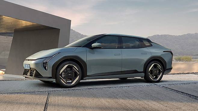 “르노 세닉 E-Tech, EV4 넘을까?”… 가격·주행거리 비교해보니 | EV-Hotissue