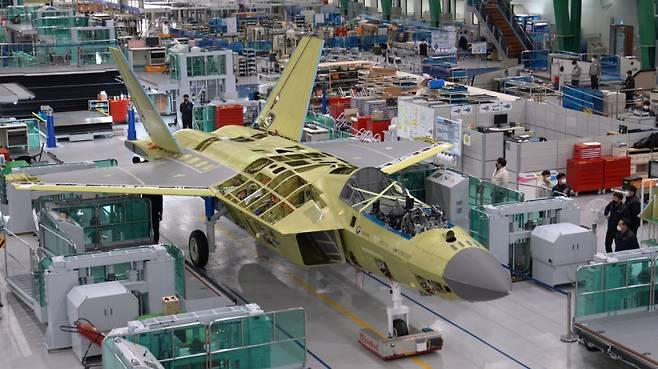 "KF-21을 품어라", LIG넥스원 KAI 인수하나? | 밀리충전