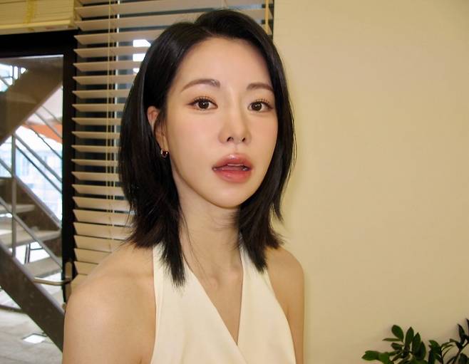 엄청난 대식가지만 166에 48kg 유지중인 여배우, 임지연의 드레스룩 | 패션연구소