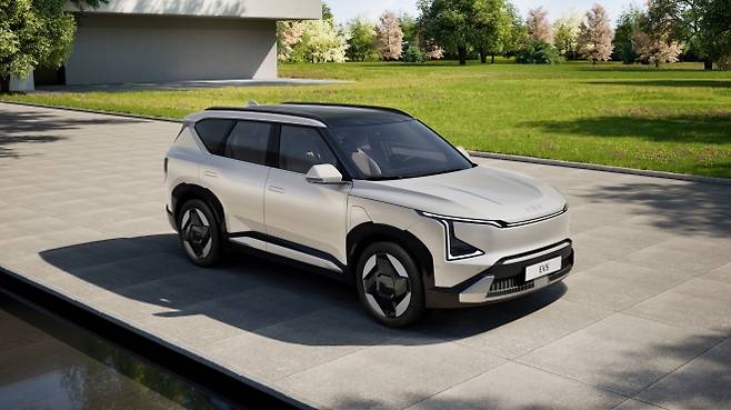 기아, 준중형 전기 SUV ‘EV5’ 디자인 공개
