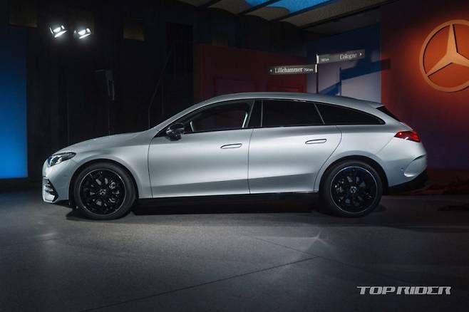 벤츠 신형 CLA 슈팅브레이크 공개, 선루프에 삼각별 '158개' | 탑라이더