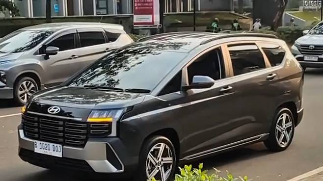 카니발 반값에 팰리세이드 느낌까지? 2천만 원대 현대 스타게이저 출격 | EV-Hotissue