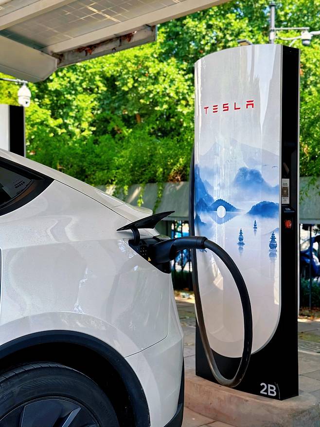 “주행거리 800km 실화?”테슬라, 역대급 전비 ‘모델 3+’ | EV-Hotissue