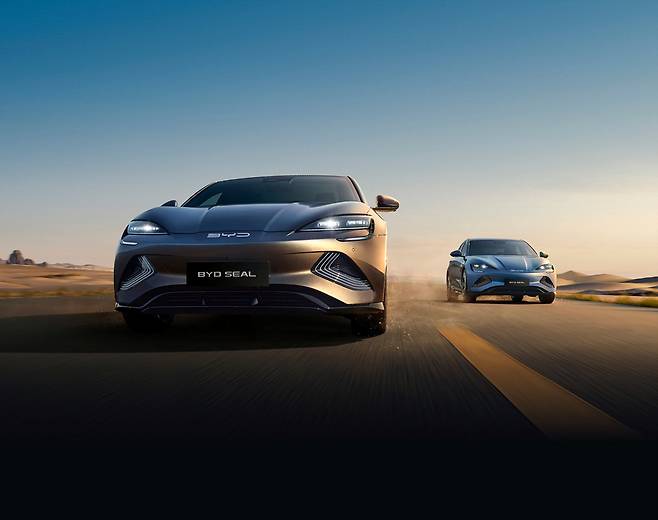 2022년 모델이 왜 지금 왔나…BYD 씰, 수출용·내수용 따로였다 | EV-Hotissue