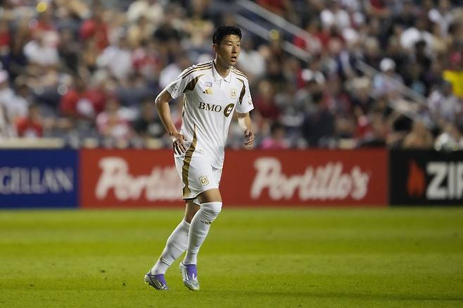 ‘소니 효과’ 미쳤다! 손흥민, MLS 데뷔전서 슈팅 3회+PK 획득까지 맹활약…LAFC, 시카고와 2-2 무승부