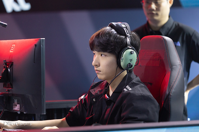 [FSL] T1 '유민' 김유민, 김정민과의 통신사 맞대결 '패승승' 승리