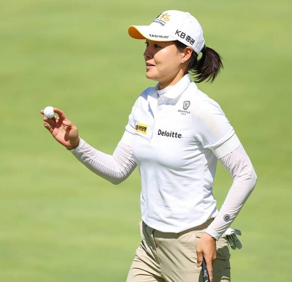 '국내 코스 적응한' 전인지, KB금융 2R서 껑충 [KLPGA]