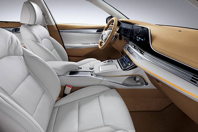 현대차 준대형 하이브리드 세단 그랜저 하이브리드가 중고차 시장에서 많은 선택을 받는 가운데 오토버프