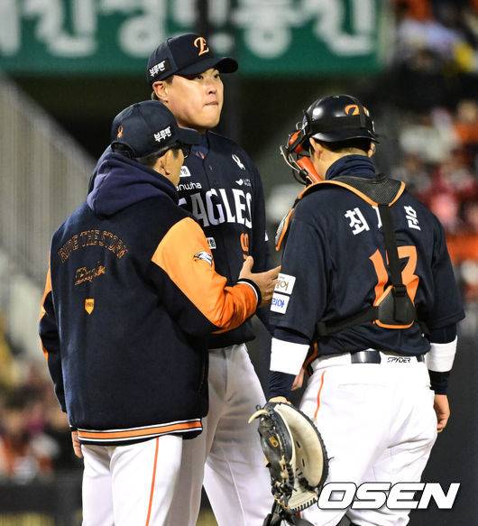 '1번 황영묵' 타순 변경 통했는데…잠실 KS 12전 전패라니, 김경문 감독에게 너무 잔인한 '가을 징크스' [KS2]