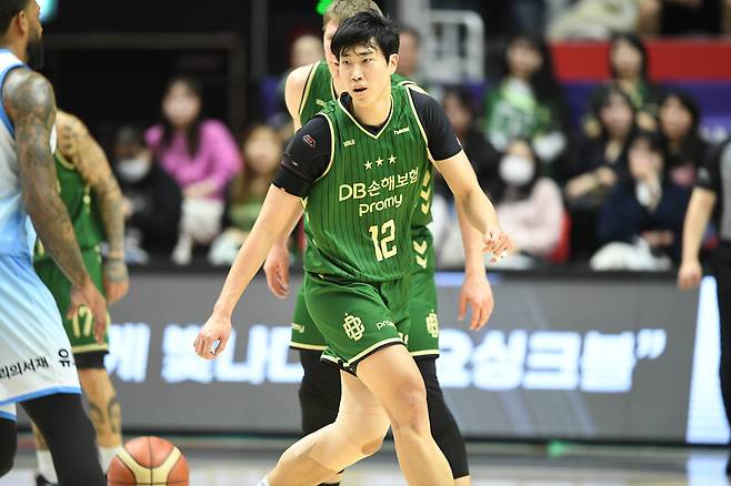 [BK 리뷰] ‘헨리 엘런슨 38P KBL 커리어하이’ DB, KT에 짜릿한 역전승