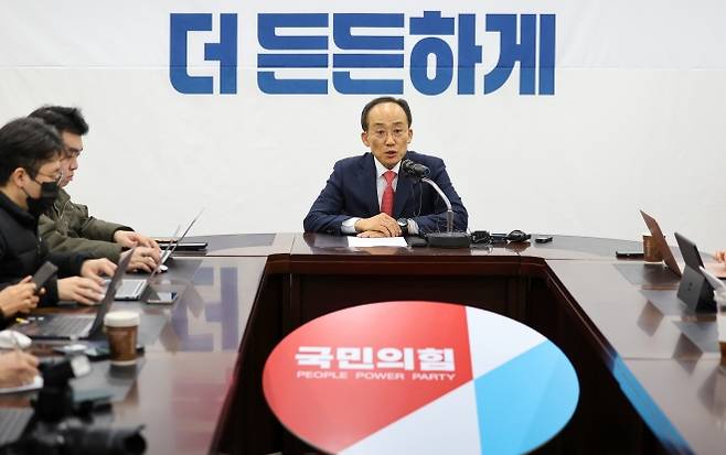 ‘대구시장 출마’ 추경호 “정치 아니라 일 하러 왔다”(종합)