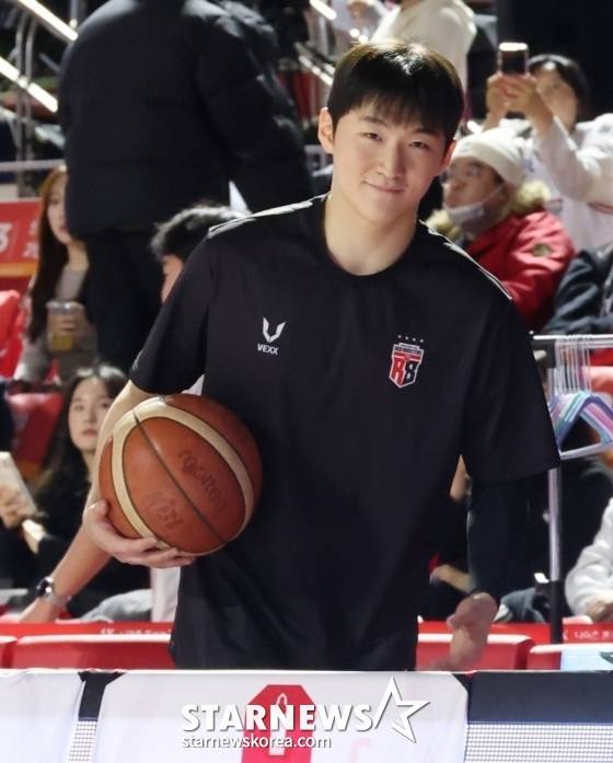 '마침내' 남녀 1순위 신인 모두 코트 밟았다, 문유현-이가현 연말연시 나란히 데뷔전