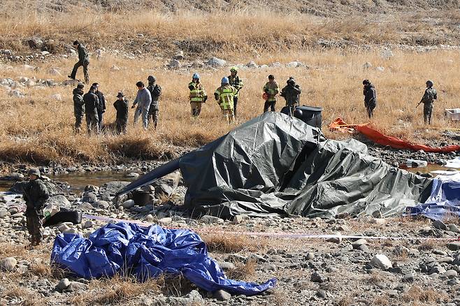 Military helicopter crashes in Gapyeong, leaving 2 dead