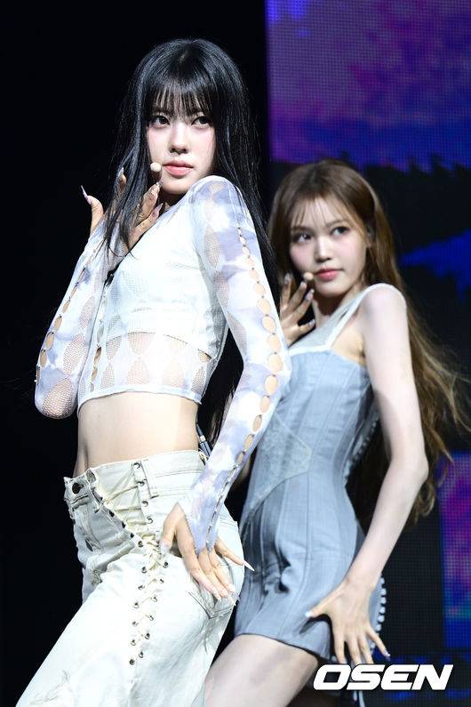Izuna Coco - Jung Se-bi, 'Even the gaze is perfect'